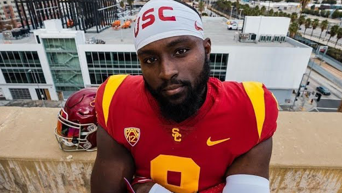 USC's New QB-Turned-DE Goes Viral By Making 600lb+ Squat Look Easy | OutKick