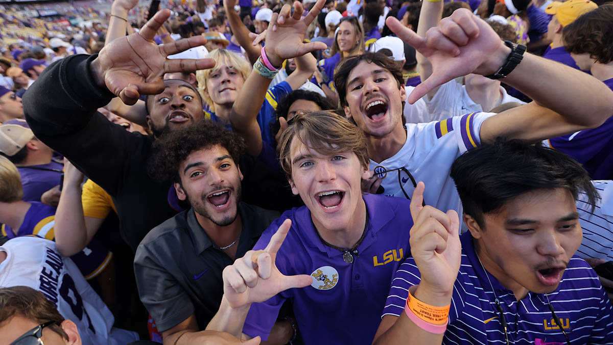 Will LSU Fans - 'As Vulgar As They Come' - Clean Up Their Act For Army ...