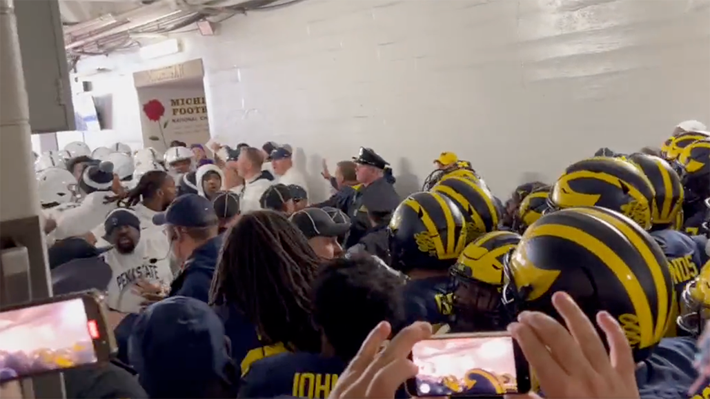 Middle Fingers FLYING As Penn State, Michigan Scuffle Gets Separated ...