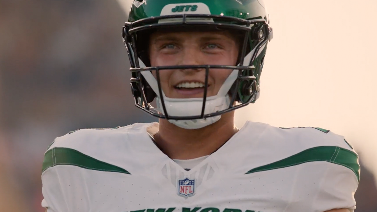 Zach Wilson Goes Sleeveless, Roasts Aaron Rodgers For Tiny Arms | OutKick