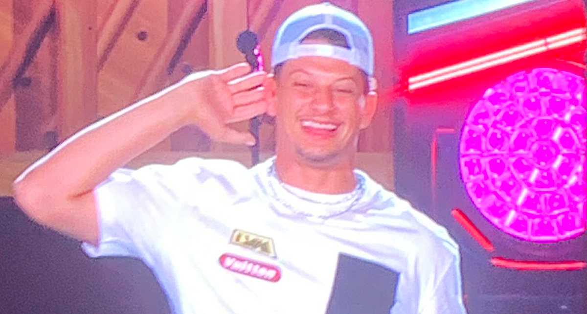 Patrick Mahomes Shotguns Beer With Luke Combs As Epic Summer Rolls ...