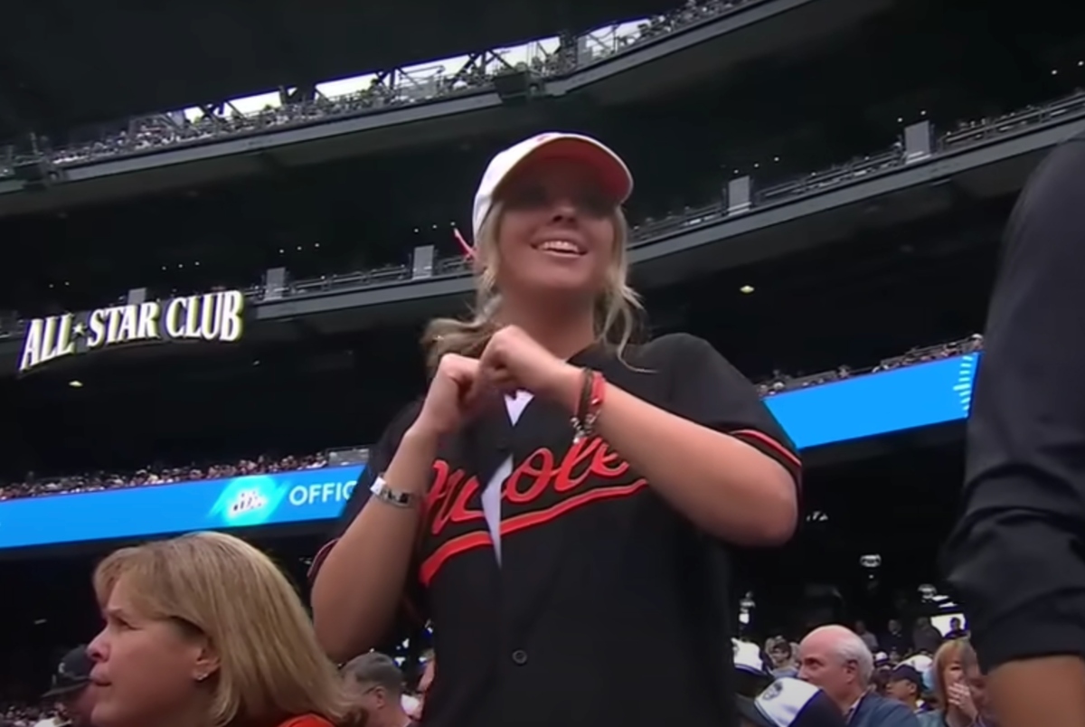 ESPN Cameras Fall In Love With Adley Rutschman's Sister During Home Run ...