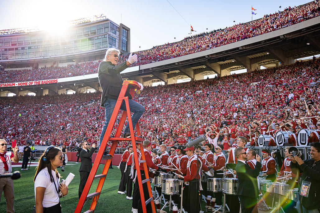 Steve Miller Joins Wisconsin Band For Epic Performance Of Rock Classic ...