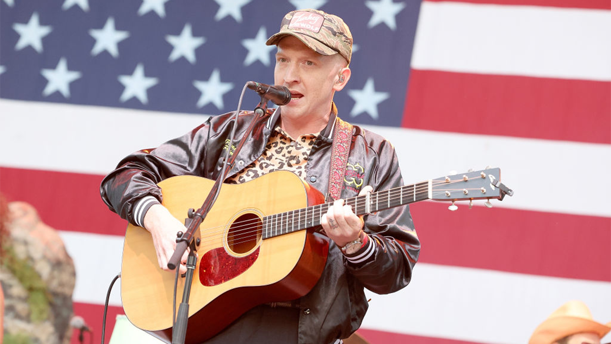 Tyler Childers Plays Surprise Sets With Turnpike Troubadours, The ...