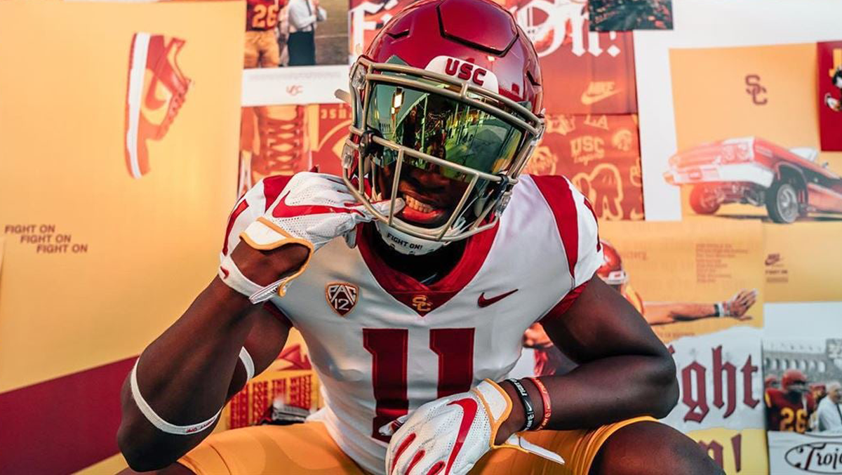 USC's 6'5, 235lb Freshman D-End Shows Off CRAZY Hops By Levitating ...