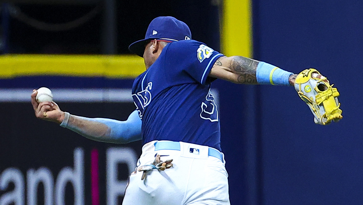 Wander Franco Goes Viral By Making Kooky Barehanded Catch Look Easy ...