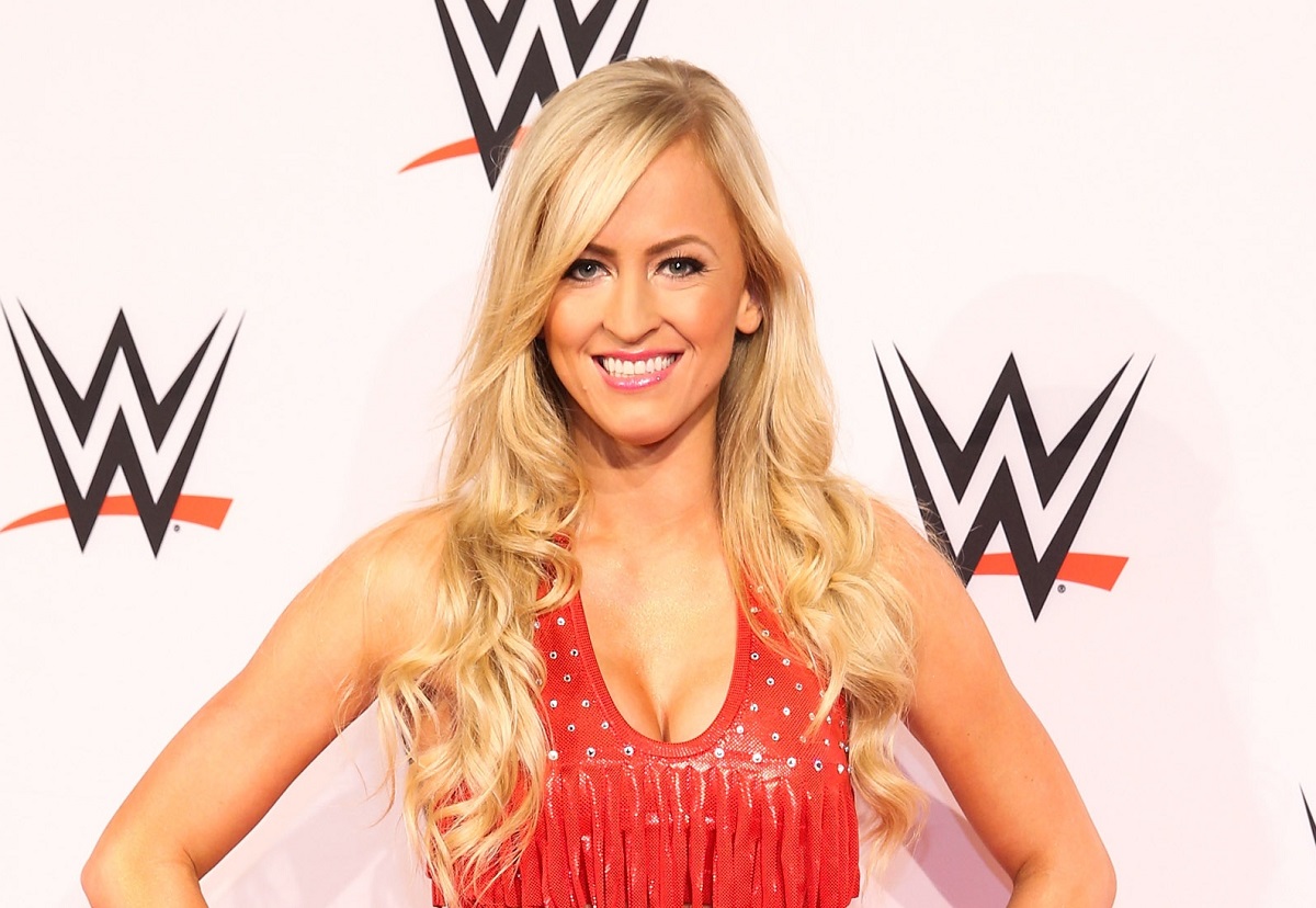Former WWE Superstar Summer Rae Comes In Hot Off The Top Rope From Hawaii In A String Bikini ...