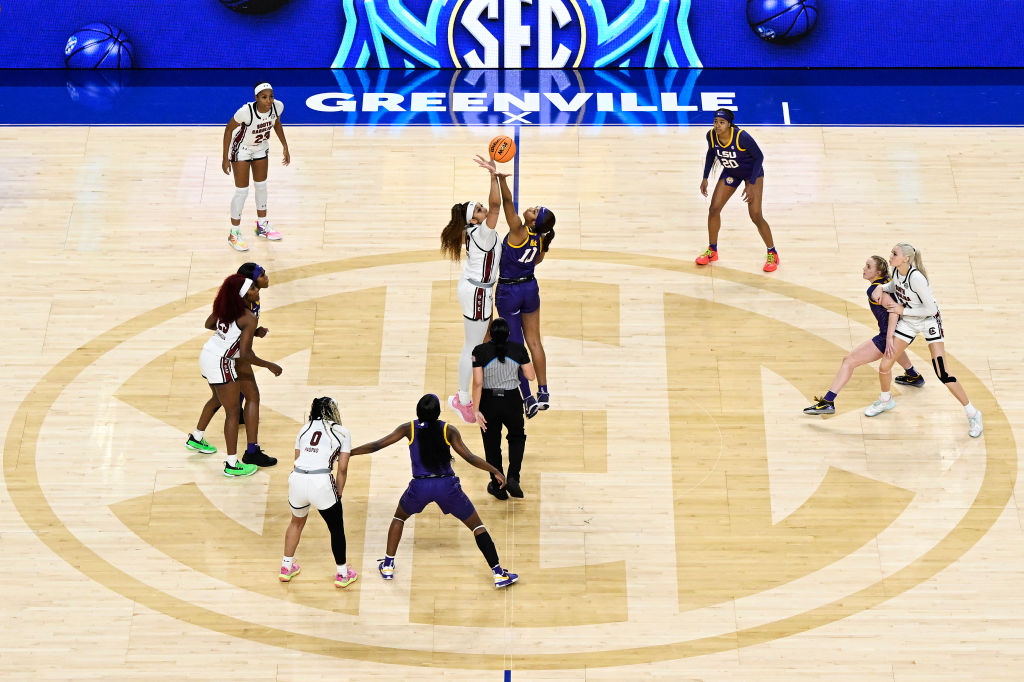 LSU, South Carolina Get Heated In Final Minutes Of SEC Women's ...