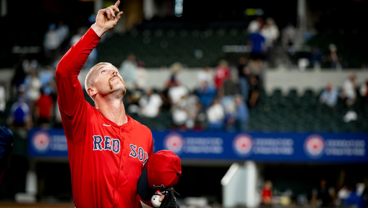 Cameras Catch 31-Year-Old Red Sox Pitcher Crying In Dugout After MLB ...
