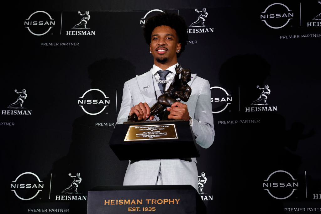 Heisman Trophy winner Jayden Daniels had unique was of celebrating award | OutKick