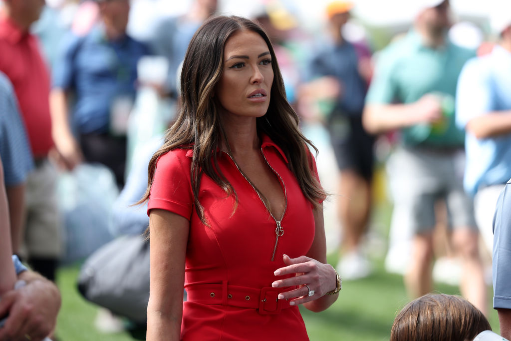 Paulina Gretzky In Sunday Red At The Masters For Tiger Woods?