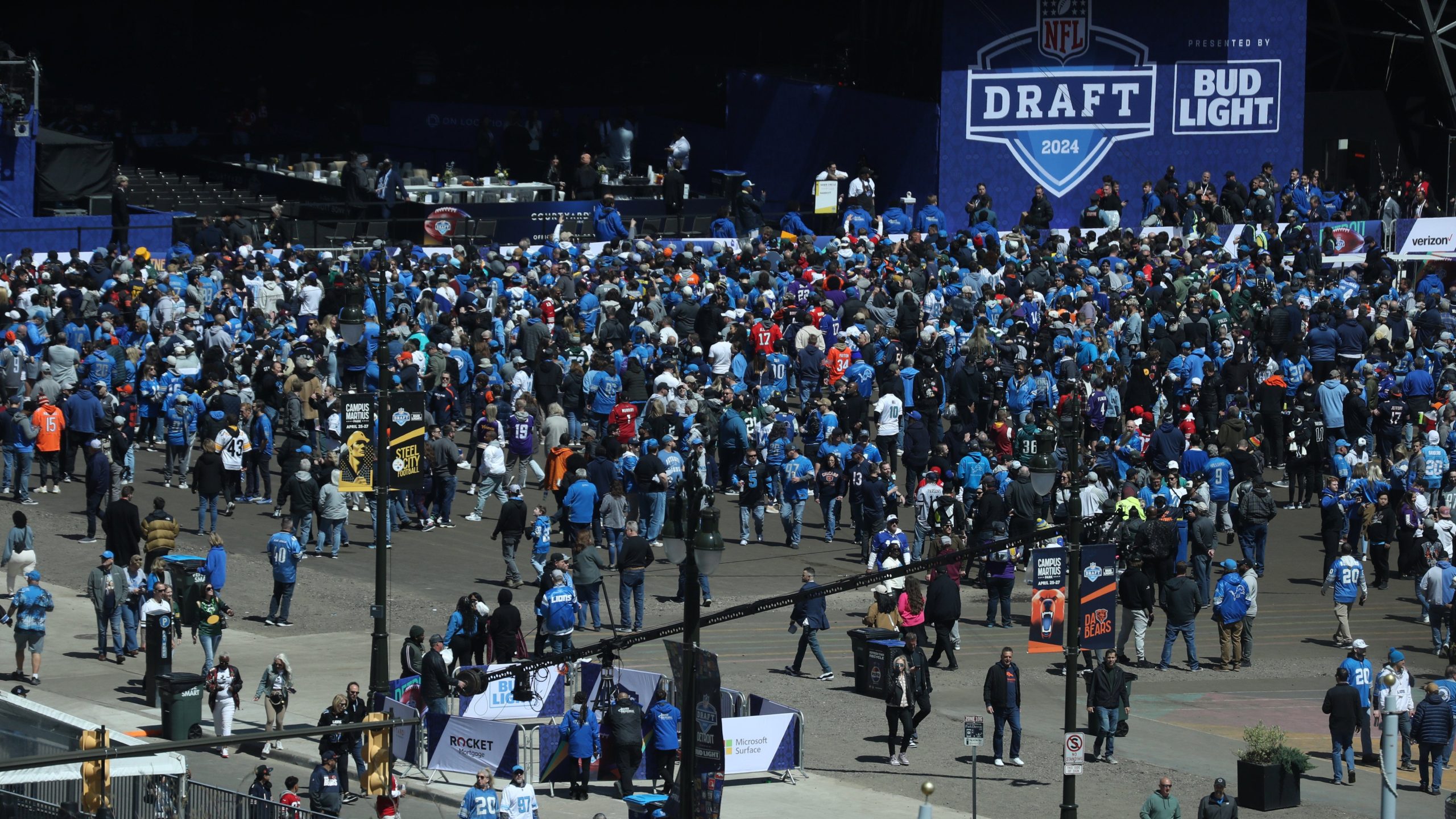 Hours Before NFL Draft, Fans Show Up To Detroit Location In DROVES ...
