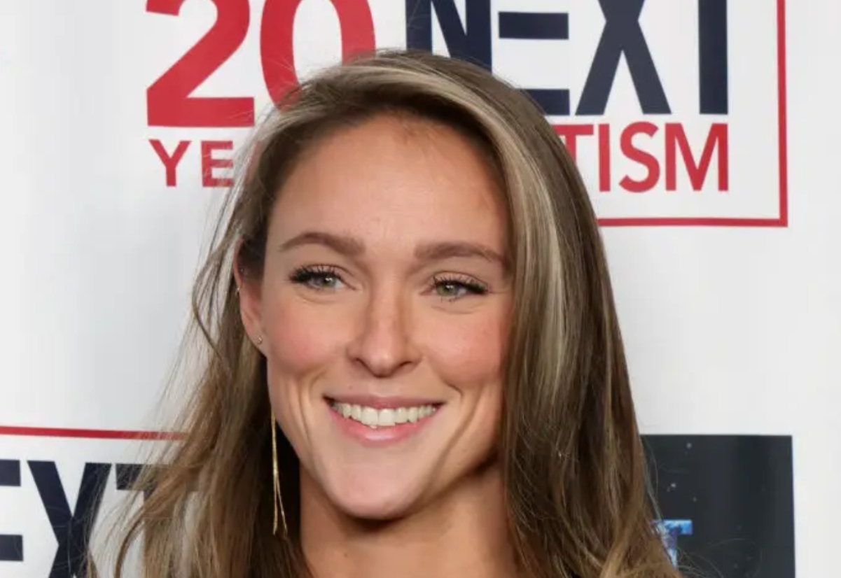 Jason Kelce's Wife, Kylie, Delivers Hilarious Commencement Speech At Alma Mater | OutKick