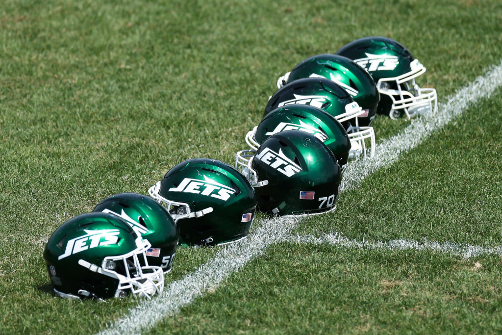 Former Jets Employee Is Suing The Team And NFL Over Throwback Logo He ...