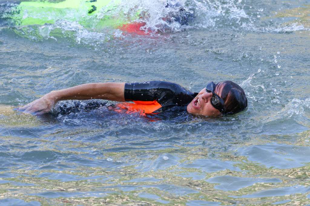 Paris Mayor Follows Through With Commitment To Swim In Filthy Seine ...