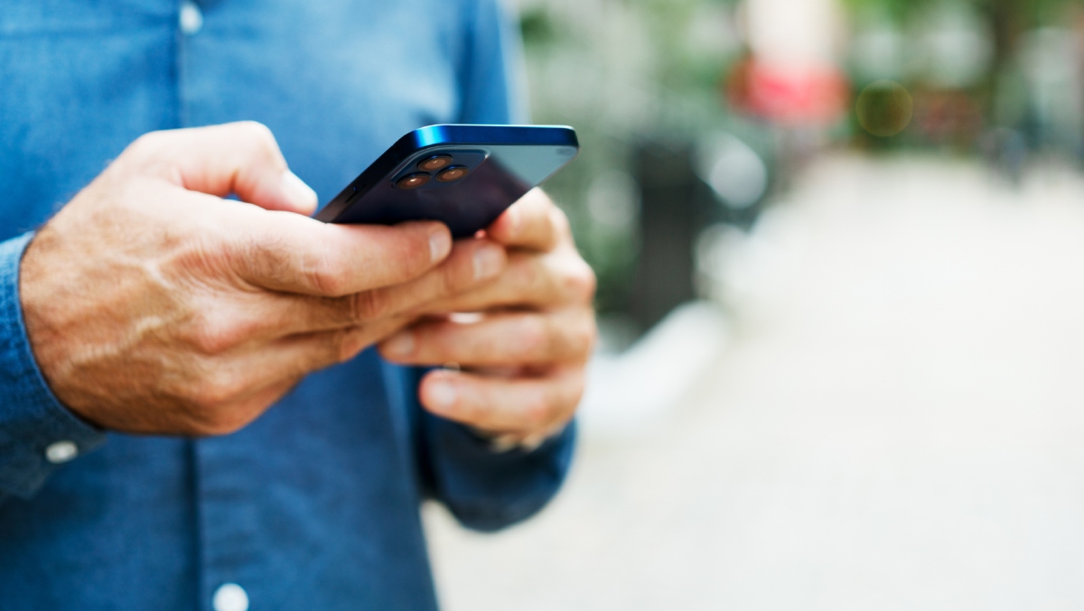 Watching A Guy Set The Record For Spinning A Phone On His Finger Is ...