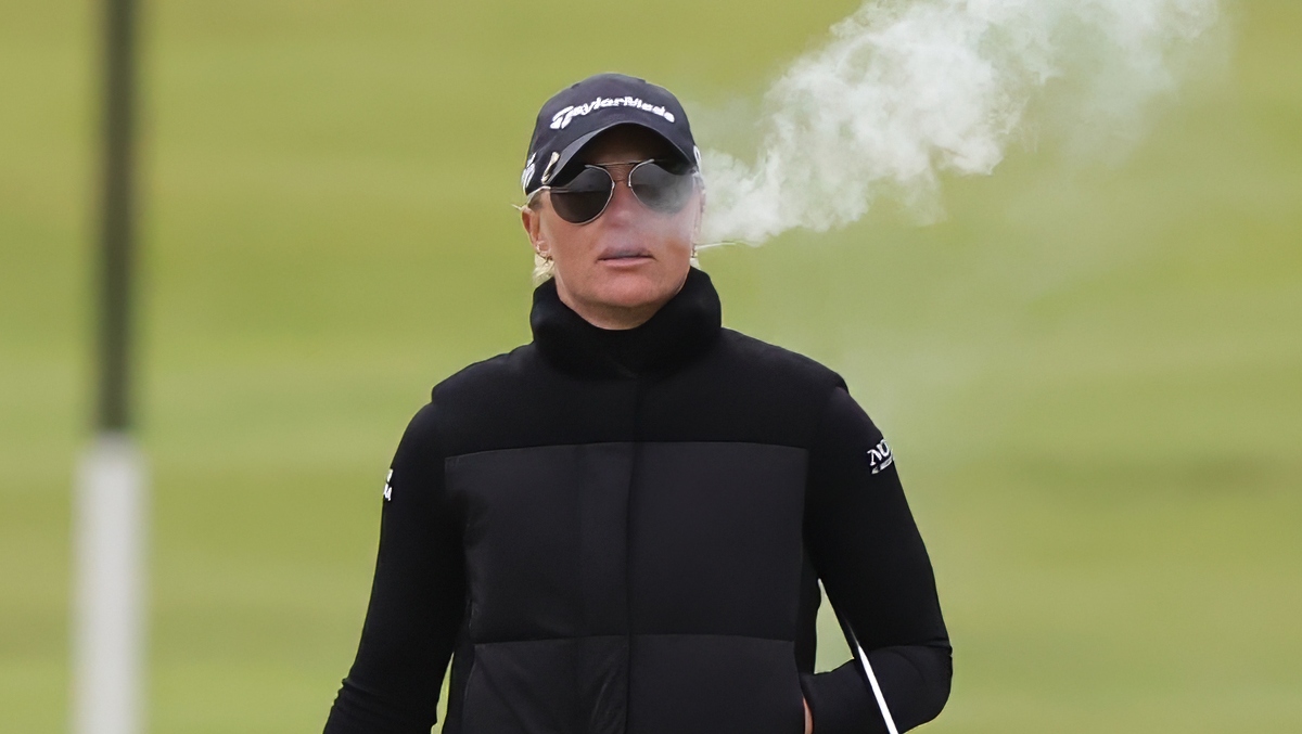Smokin' Charley Hull Is Back To Vaping On The Course After Olympics ...