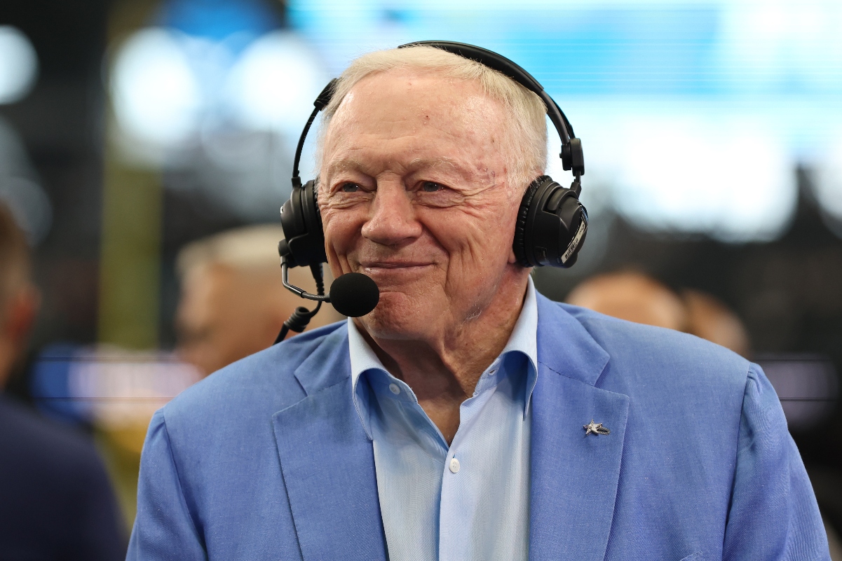 Derrick Henry An MVP Candidate But Jerry Jones Not Sure He'd Be Good In ...