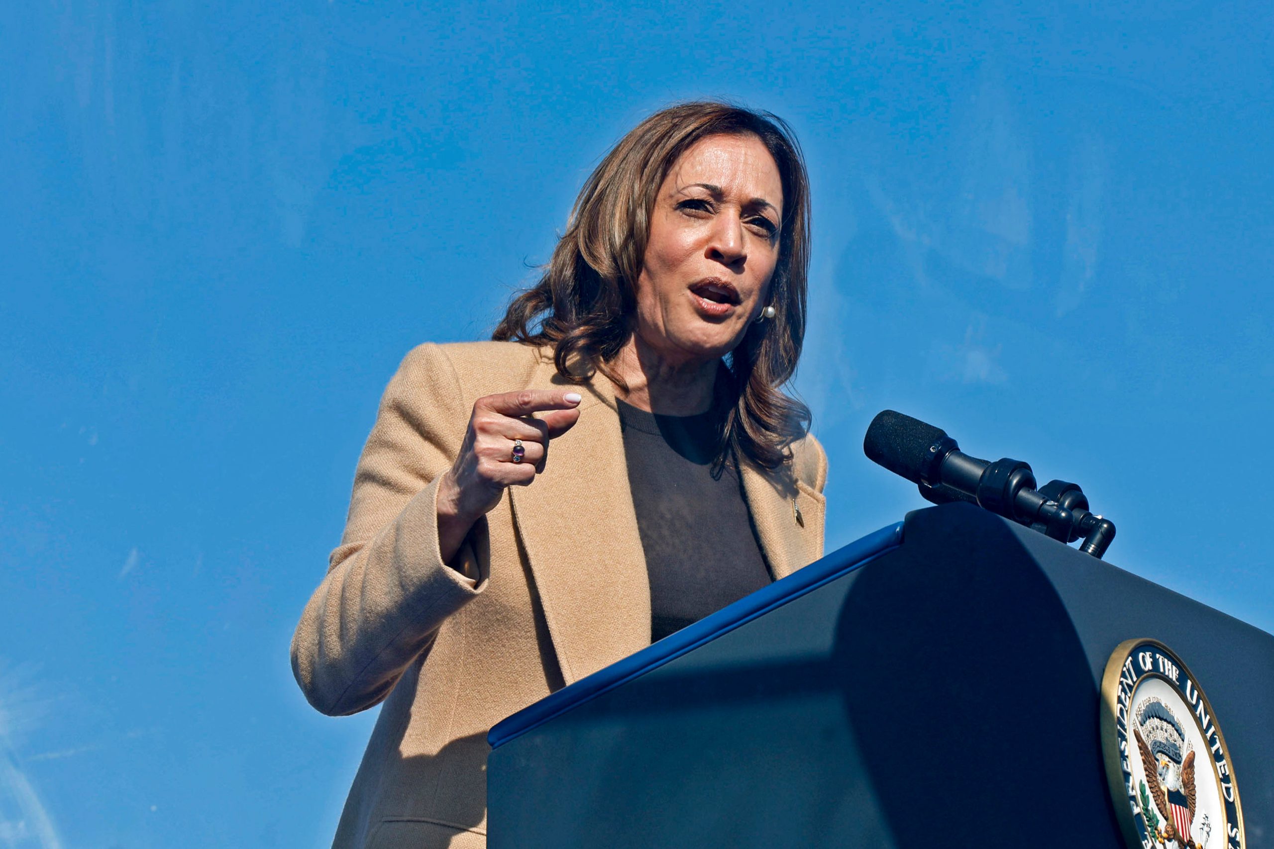 Kamala Harris Debuts Brand New Hispanic Accent During Campaign Speech ...