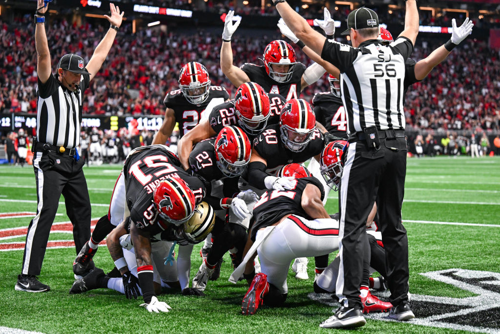 Saints-Falcons Game Turns Violent As Multiple Fan Fights Break Out ...