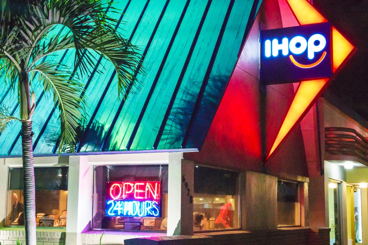 VIDEO: Massive Brawl Breaks Out At A Miami Beach IHOP | OutKick