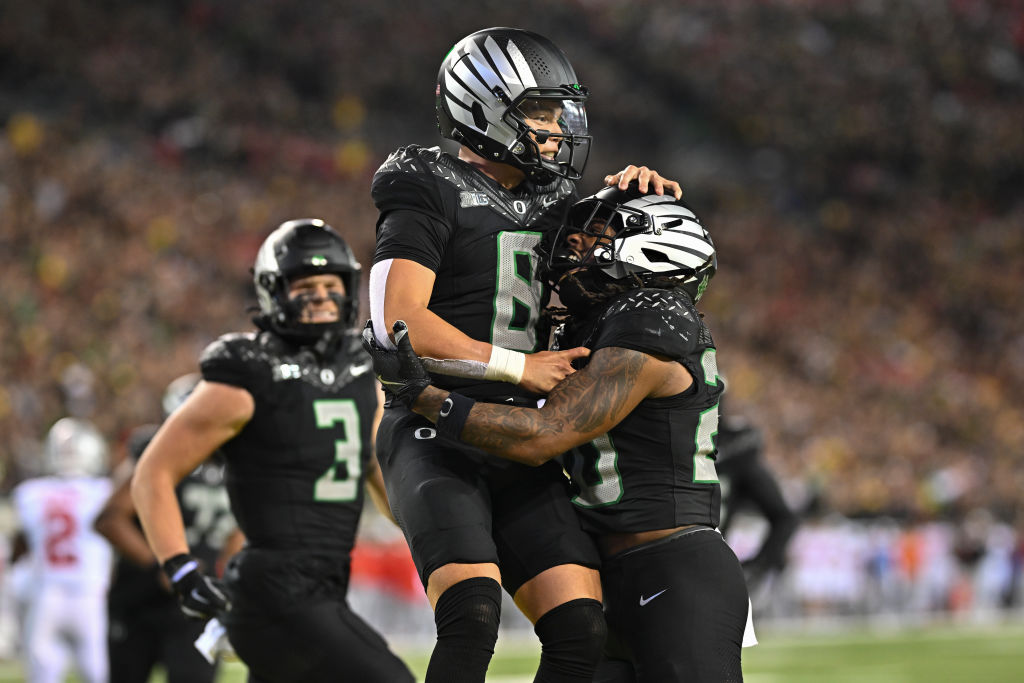 Oregon Comes Away With Huge Big Ten Win Over Ohio State After Will ...