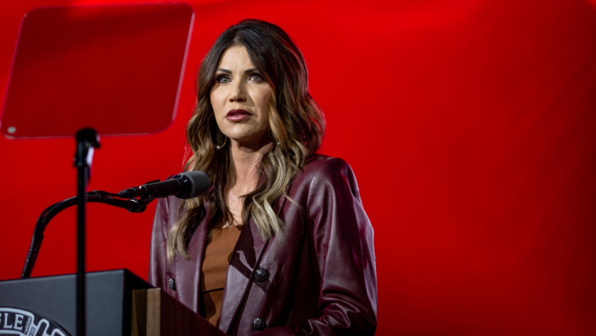 Gov. Kristi Noem Shows Tim Walz How To Properly Load A Gun For Pheasant ...