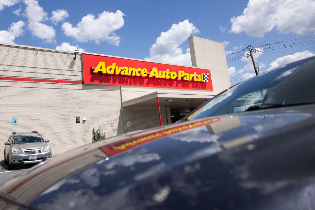Advance Auto Parts Shuttering Hundreds Of Stores Because People Don’t ...
