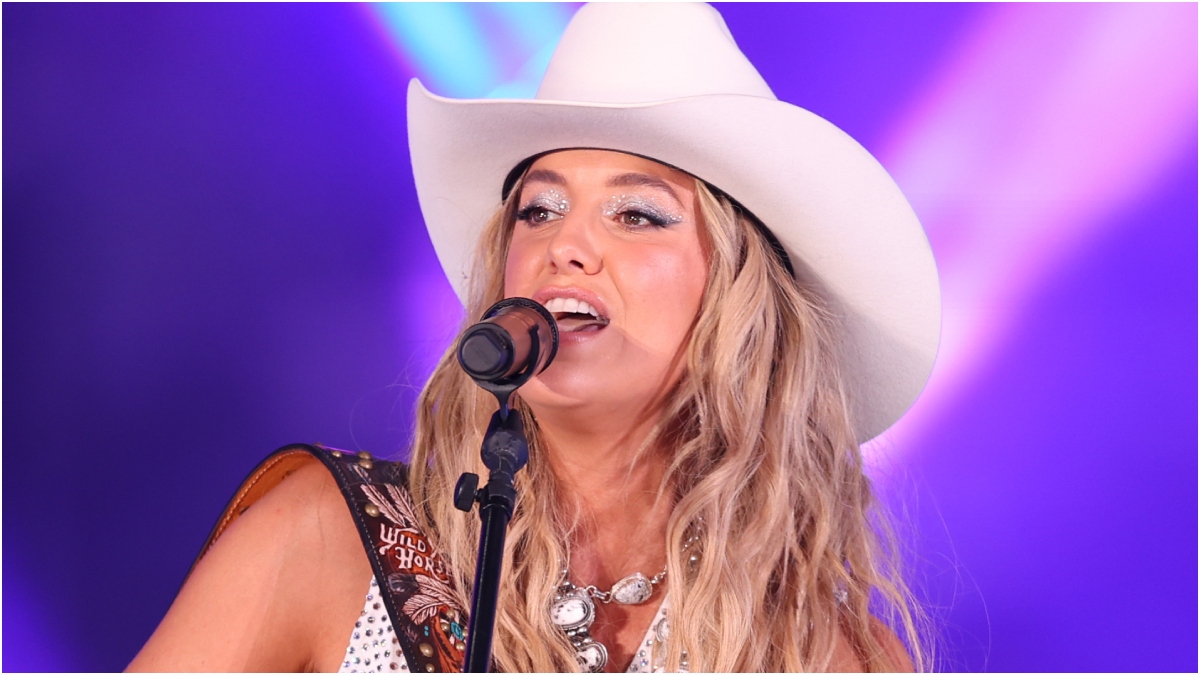 Social Media Reacts To Lainey Wilson's Halftime Show: REACTIONS | OutKick