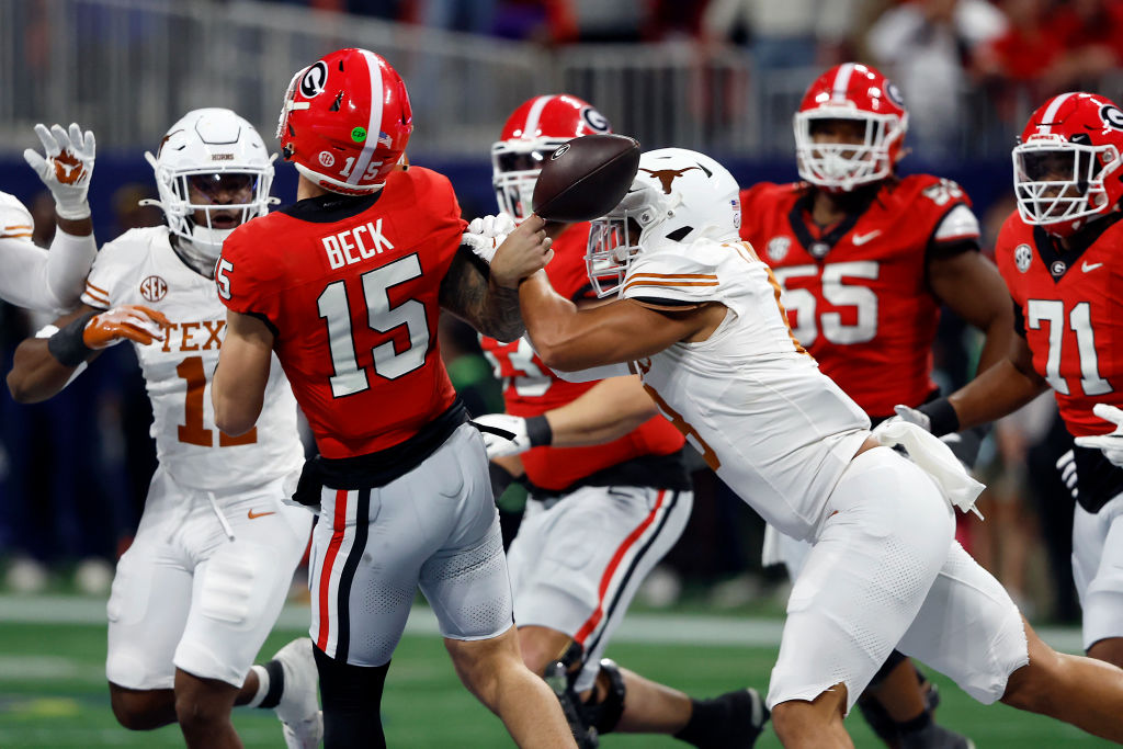 CFP News: Georgia QB Carson Beck dealing With UCL Injury That Could Put ...