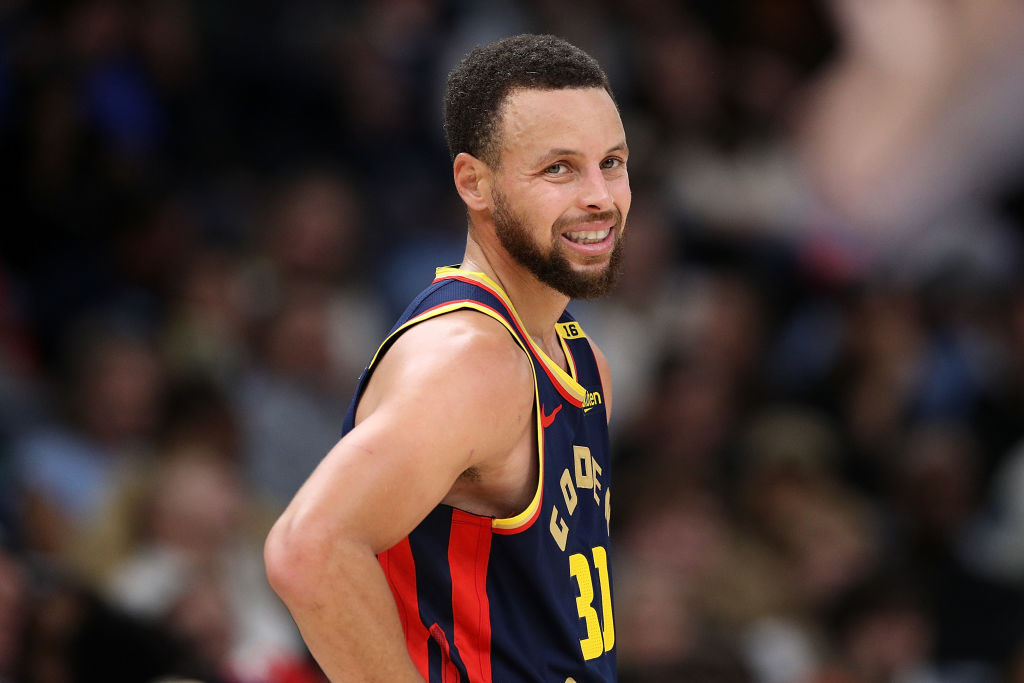 Steph Curry Shows Class And Makes Sure An Adult Gives A Kid His Game ...