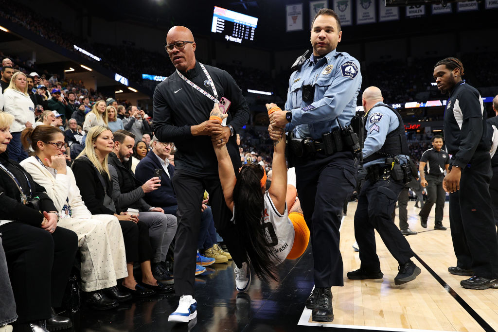 Meet The Streakers: Knicks-Timberwolves Stopped For Crypto Promoters ...