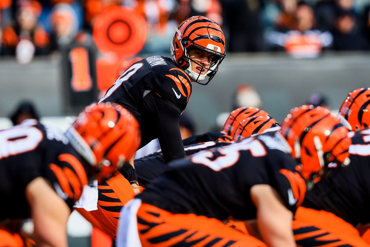 Joe Burrow Says Bengals' Offensive Linemen Asked Him For Guns For ...
