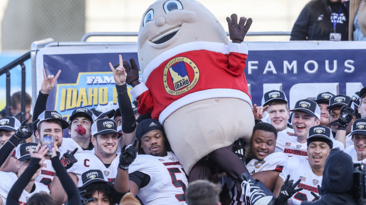 NIU's Famous Idaho Potato Bowl Concludes With Massive Dump | OutKick