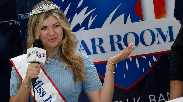 Natalie Winters Is A New White House Correspondent To Keep Your Eyes On ...