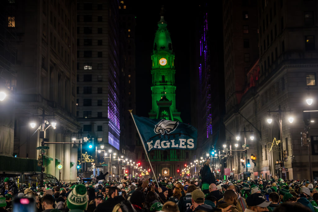 Driver Plows Through Group Of Eagles Fans Celebrating NFC Championship ...