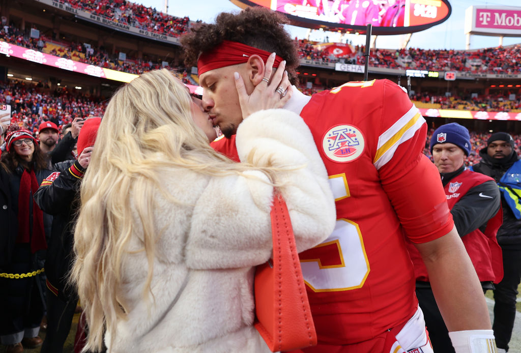 Patrick And Brittany Mahomes Get Last Word On Kermit The Frog Jokes ...