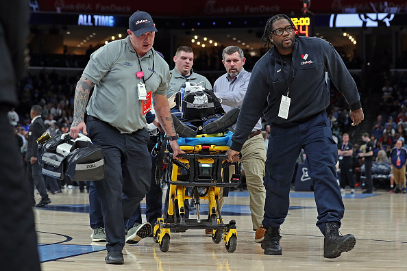 NBA Fan Suffers Medical Emergency, Grizzlies Players Huddle In Prayer ...