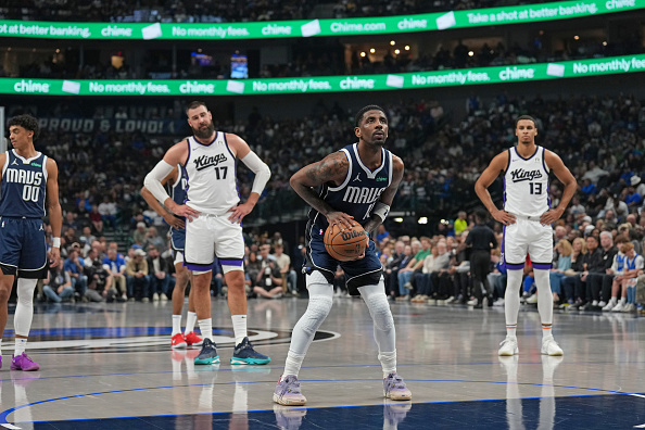 Kyrie Irving Shows True Grit, Nails Free Throws Despite Knee Injury ...