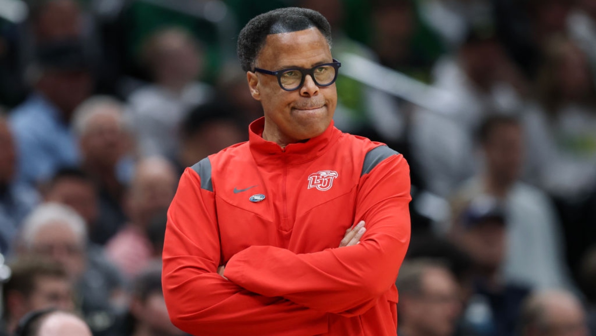 People Are Stunned By Liberty Coach's Wild Hairdo | OutKick