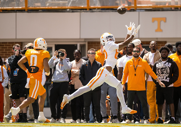 Tennessee Freshmen Travis Smith, Jr. and Jaedon Harmon Give $10K From NIL Earnings to Knoxville ...