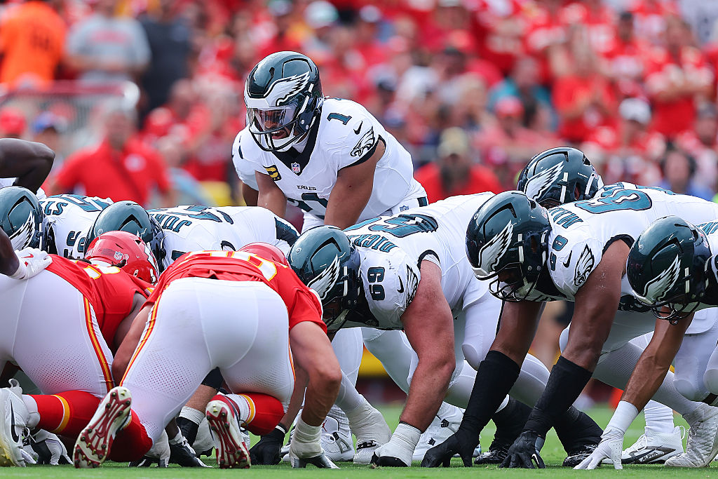 NFL officials Again miss obvious False Start Penalty On Eagles Tush ...