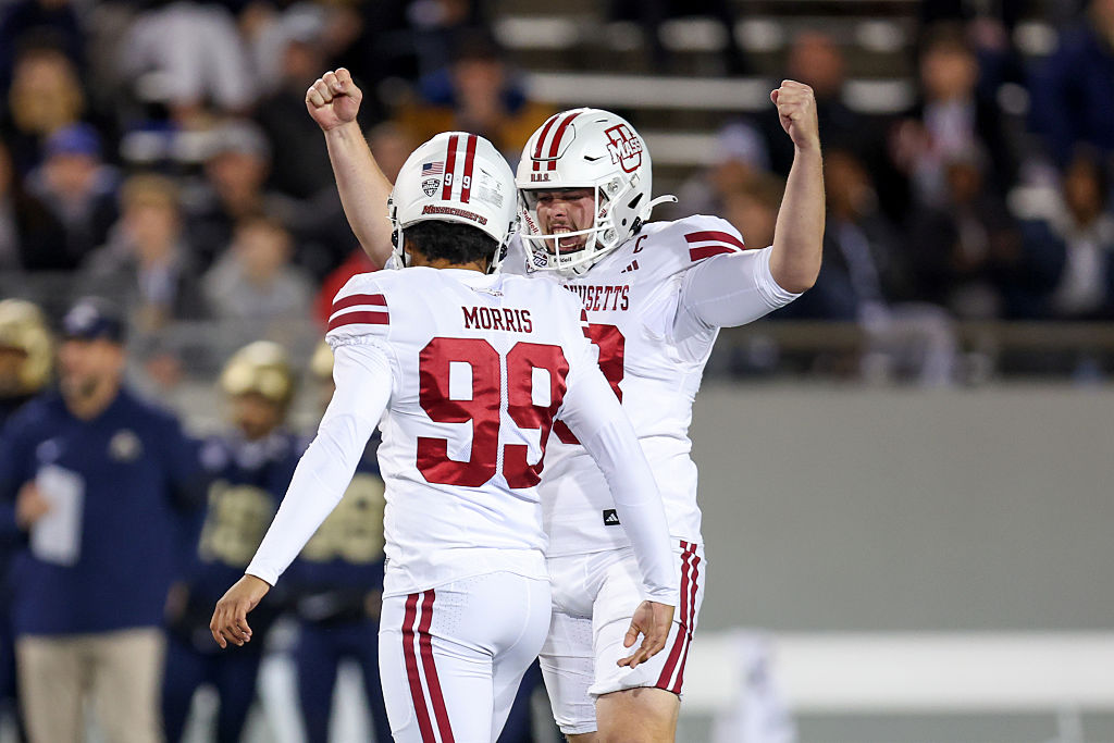 UMass Delivers One Of The Best Moments Of The CFB Season Despite 42 ...